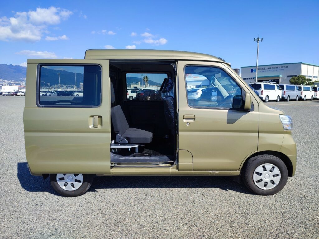 2020 Daihatsu Hijet Deck Van, Automatic in Green - Mini Trucks Northwest